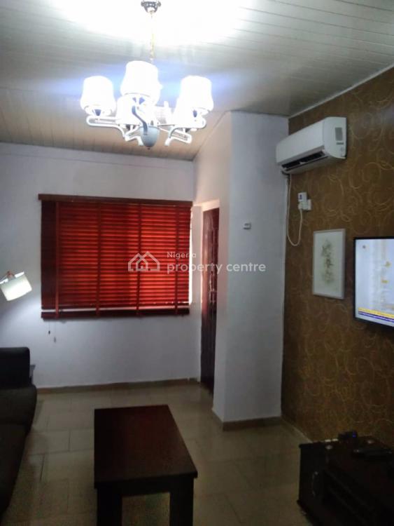 Short Let: 2 Bedroom Luxury Apartment With Lounge And Fitted With ...