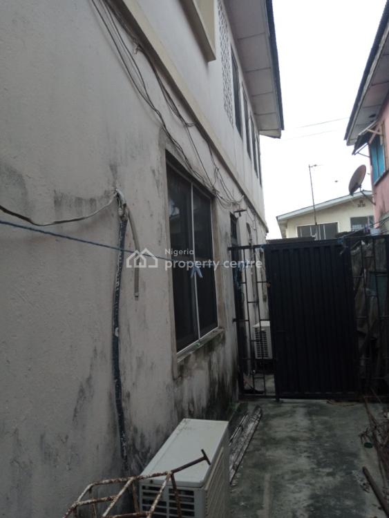 For Sale: 4 Bedroom Block Of Flats, Off Funso Williams Venue, Barracks ...