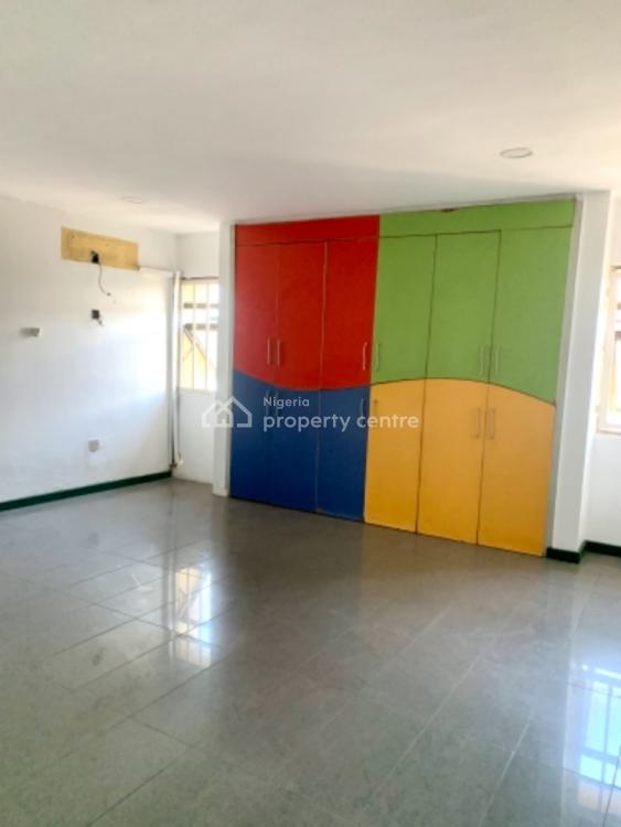 For Rent: An Open Plan Fully Detached Building Of 460 Sqm Directly On ...