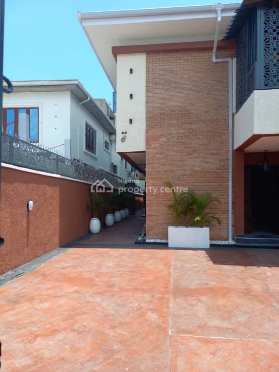 For Sale: Luxury 5 Bedroom Fully Detached Duplex, Off Wole Ariyo Street ...