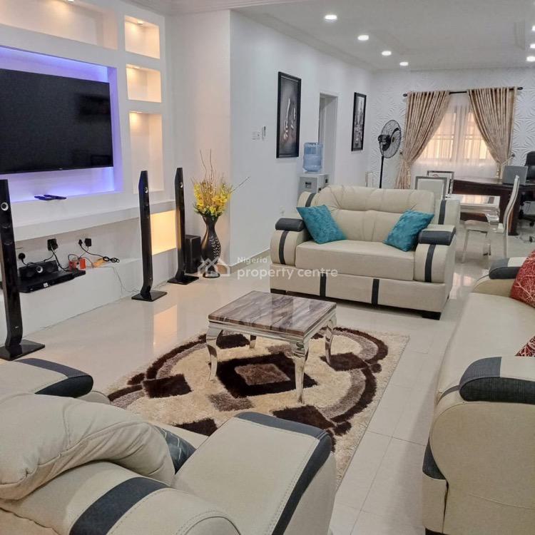 Short Let: Elegant Furnished 3 Bedroom Apartment, Bera Estate, Chevron ...