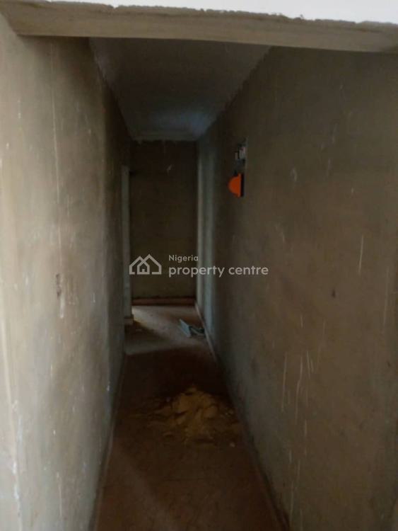 For Sale: Semi Furnished 3 Bedroom 3 Bathroom, Ori Okuta, Isiu, Ikorodu ...