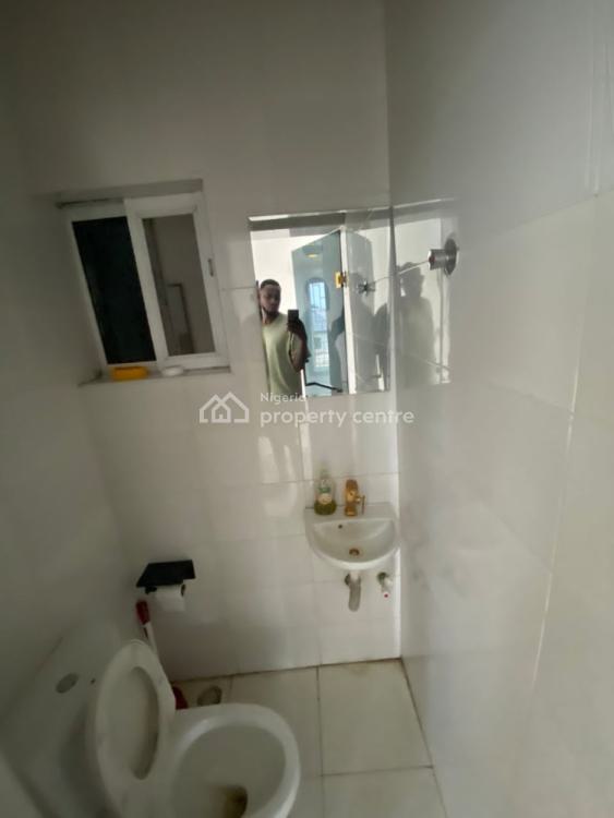 For Rent: Luxury Selfcon With Massive Rooftop And Chairs, And All The ...