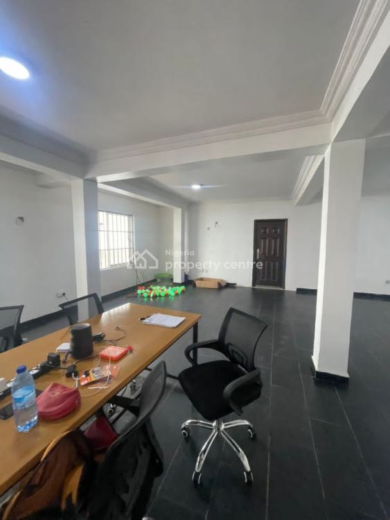 For Rent: 110 Sqms For Commercial Space On First Floor, Lekki Phase 1, Lekki, Lagos (Ref: 1994508)