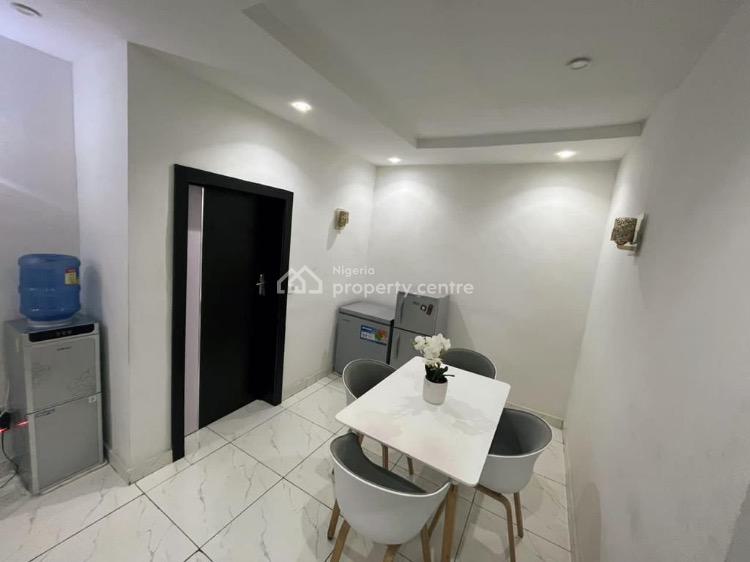 Short Let: From Today- Beautiful 2 Bedroom Apartment With Netflix ...