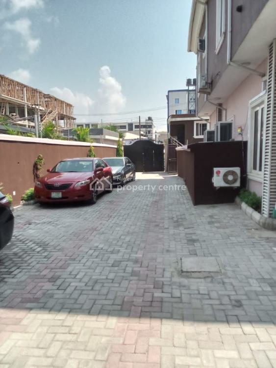For Rent: Relatively New 3 Bedroom Flat To-let., Ikate Elegushi, Lekki ...