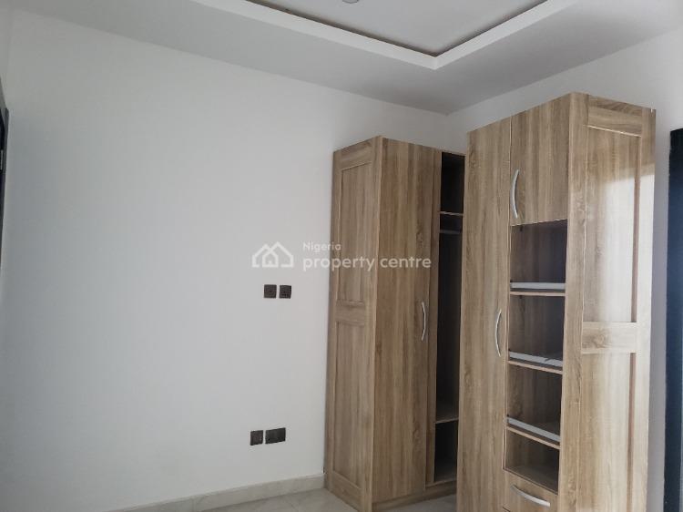 For Sale: Fully Serviced Luxury 2 Bedroom Apartment, Ologolo, Lekki ...