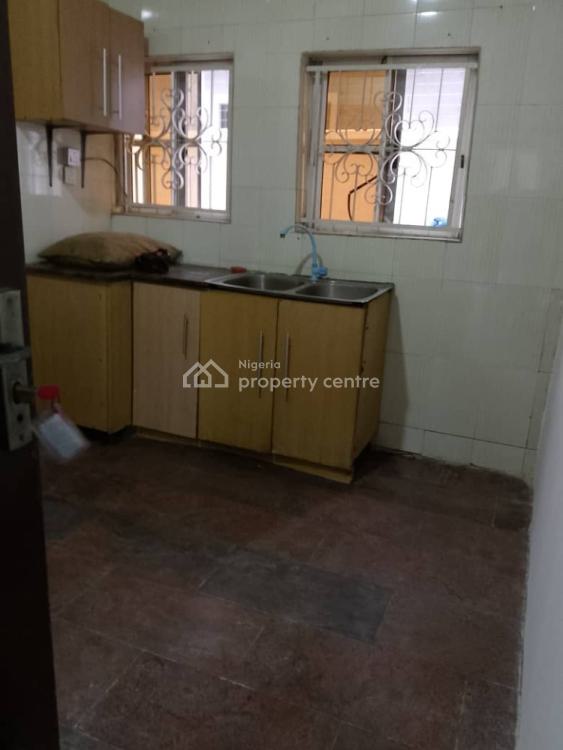 For Rent: 2 Bedroom Apartment In A Block Of Flats., Right Side, Oniru ...