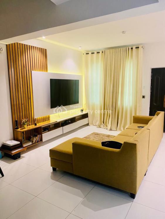 For Rent: Luxury 2 Bedroom Mansionette, Lekki Phase 1, Lekki, Lagos | 2 Beds, 2 Baths (Ref: 2402591)