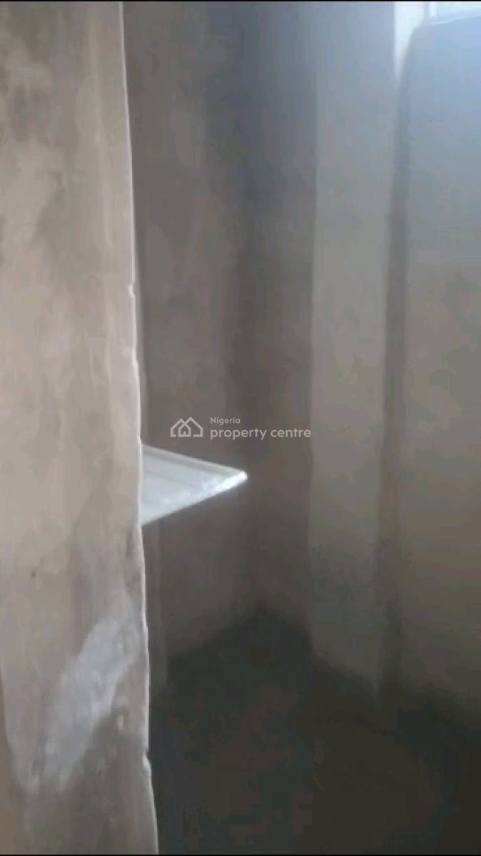 For Rent: Standard And Executive Mini Flat, Adekunle, Yaba, Lagos | 1 ...