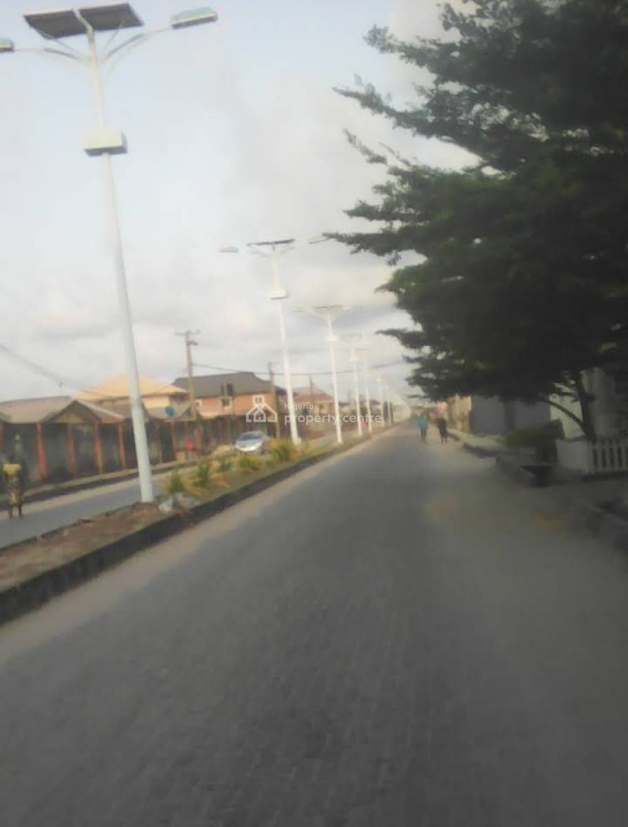 For Sale: Land Measuring 1,384sqm With Demolishable Structure, Onigefon ...