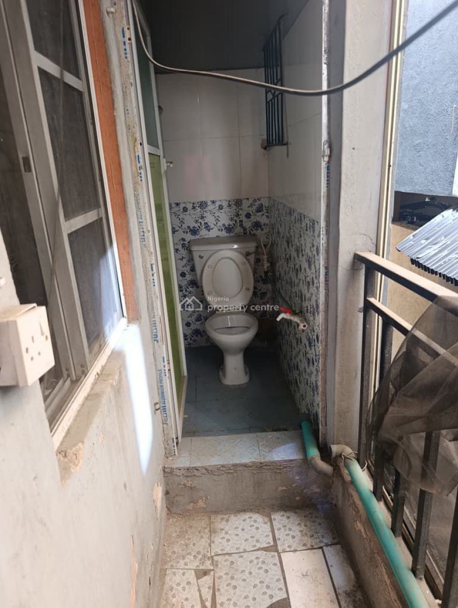 For Rent: 2 Bedroom Flat, Alagomeji, Yaba, Lagos | 2 Beds, 2 Baths ...