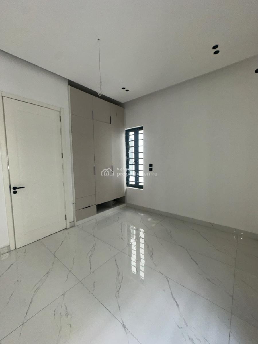 For Sale: 5 Bedroom Detached Duplex With Bq, Swimming Pool, Chevron ...